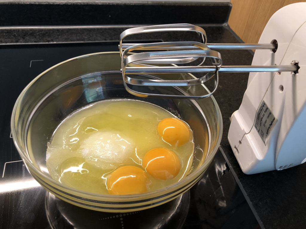 Vanilla-Sour Cream Sponge Cake – Keks Arcade